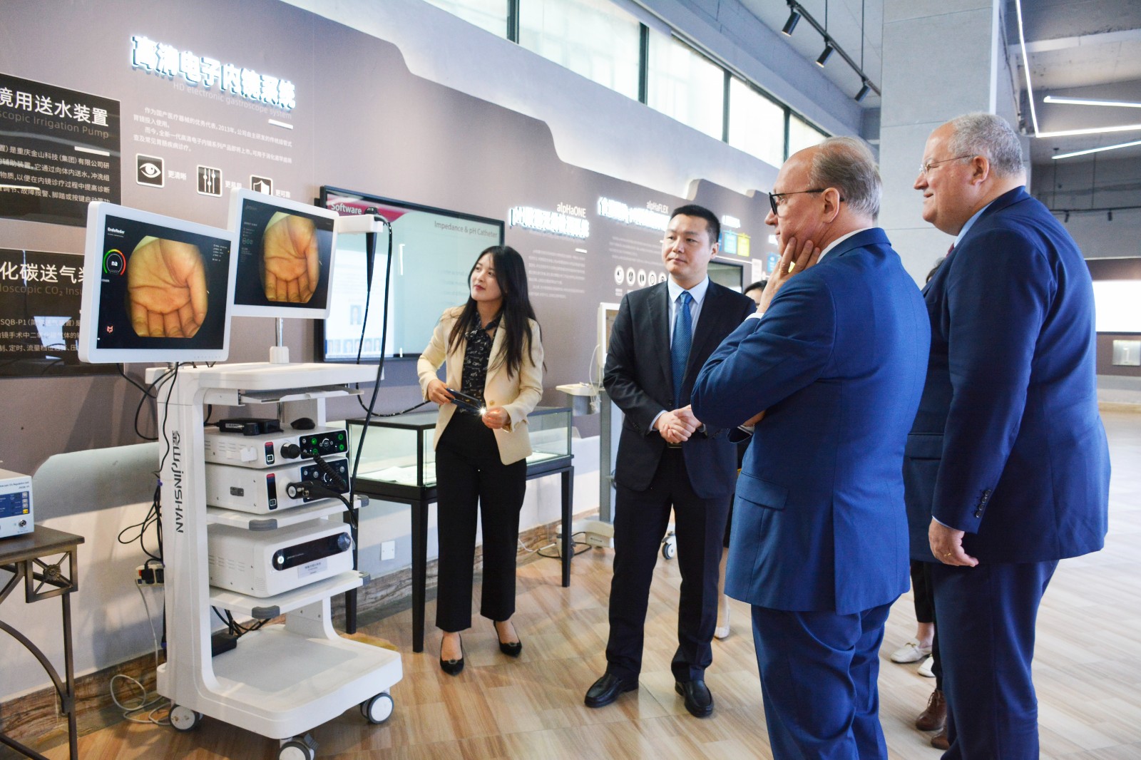 荷兰王国驻华大使馆副大使Roderick Wols一行访问金山科技集团_金山科技，全球智慧医疗专家